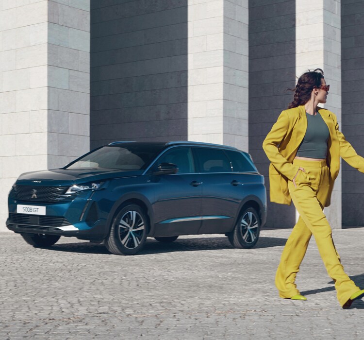 Nouveau Peugeot E-5008 | Grand SUV électrique jusqu'à 7 places | 100% ...